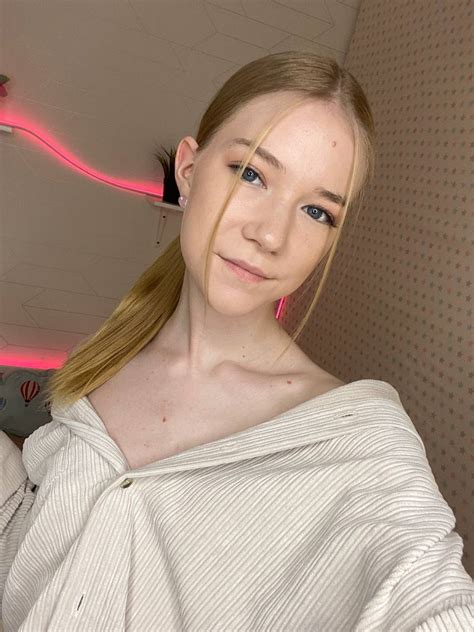 Simple And Aesthetic Sexy