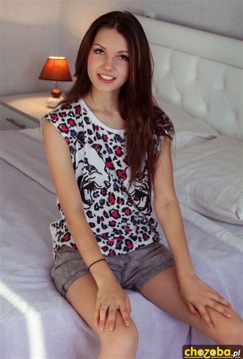 Dziewczyna W Sypialni Chozoba Pl Mieszne Obrazki Gify Filmy Zdj Cia Memy Laski