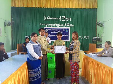 ရွှေဘိုမြို့၌ မီးဘေးသင့်ပြည်သူများအား ဆန်ရိက္ခာနှင့်အိမ်ဆောက်ပစ္စည