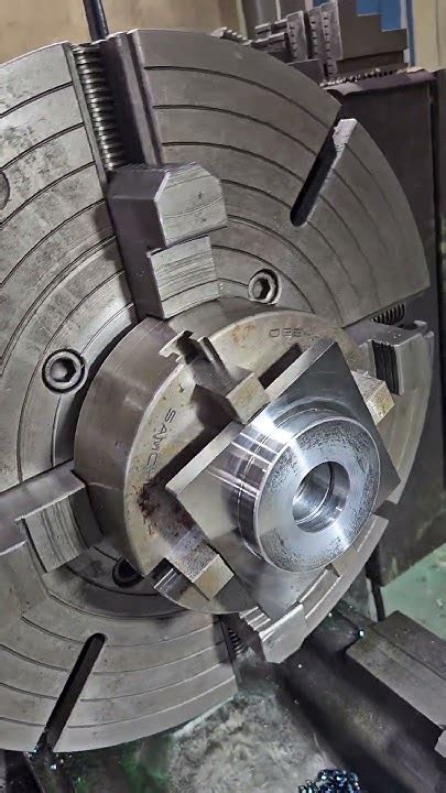 2중4본 척에 물리고 4각형을 내경 외경 가공 ~~ Youtube