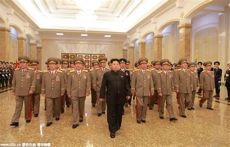 高清金正恩参谒锦绣山太阳宫 纪念金日成诞辰103周年 国际 人民网