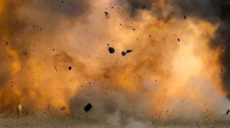 مجھ سے شادی کیوں نہیں کی؟ لڑکے نے محبوبہ کو ہوم تھیٹر میں بم بھیج دیا، دُلہا ہلاک