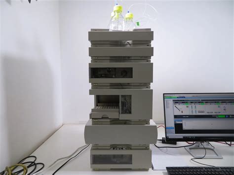 Agilent 1100 HPLC System W VWD LabX Com