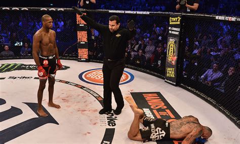 Ouch Mma Fighter Evangelista Cyborg” Santos Fractures Skull In