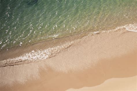 무료 이미지 손 바닷가 바다 연안 물 자연 웨이브 여름 다리 서핑하다 푸른 자료 닫다 인간의 몸 은행 터키 옥 눈 피부 포르투갈 거인
