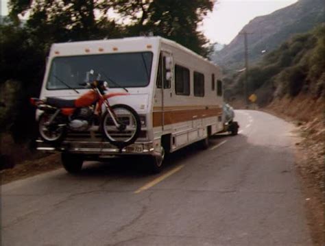 IMCDb Org Fleetwood Southwind In The Dukes Of Hazzard