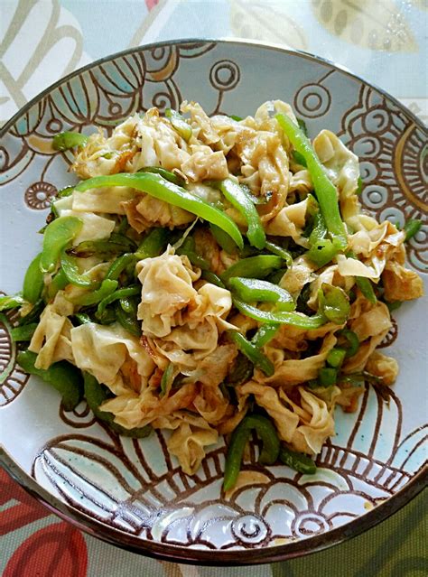 青椒炒油豆皮 青椒炒豆皮 土豆炒青椒 大山谷图库