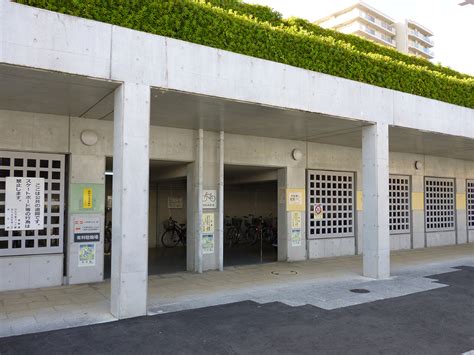 牛久市営駐車場 駐輪場情報 エスカード牛久 JR常磐線牛久駅西口前にあるショッピング テナントビル