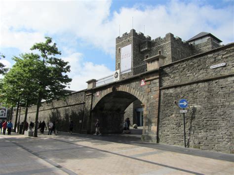 Derry The Last Walled City To Be Built In Europe Curious Ireland