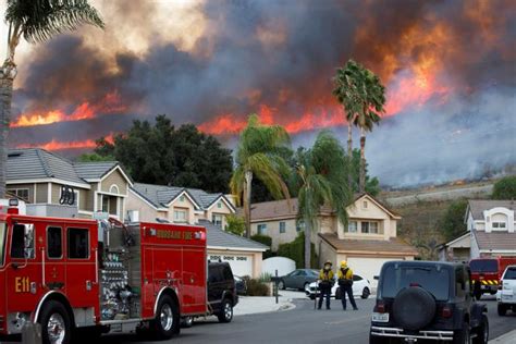 El Incendio Cercano A Los Ángeles Quema Más De 4 Mil 500 Hectáreas En