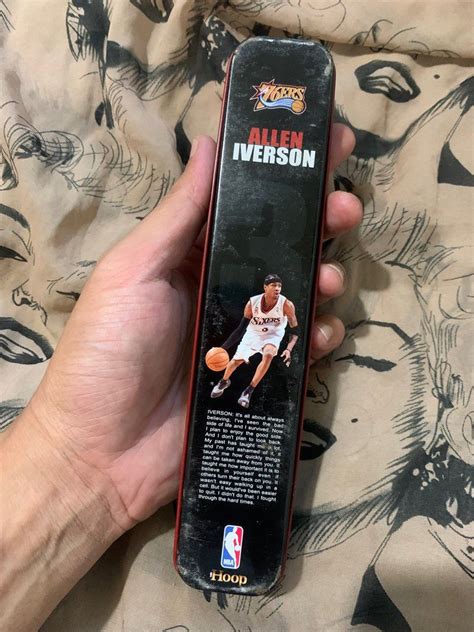 絕版 六成新 二手 早期 Nba 七六人 I3 Allen Iverson 戰神 艾佛森 小鐵盒 筆盒 收藏盒 書籍、休閒與玩具 收藏