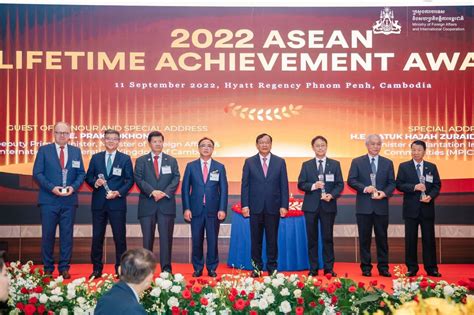 ឧបនាយករដ្ឋមន្ត្រី ប្រាក់ សុខុន