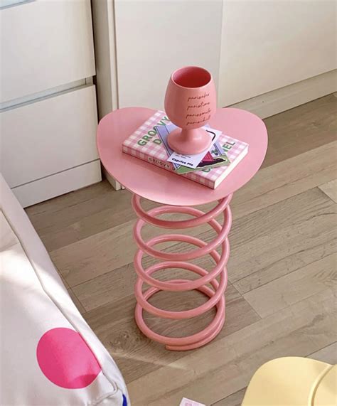 수심 수심 스프링 사이드 테이블 카페 인테리어 의자 체어 탁자 커피 침실 협탁 쇼룸 북유럽 위시버킷