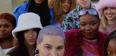 🎉 💄 Lucy Harrison