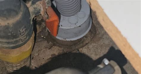 윗집 누수로 인해 복구가 필요해서 여기저기 알아보다가 평이 가장 좋은 이곳에 연락드렸는데 처음 상담부터 친절하게 응대해 주시고 복구 과정에서도 전문적인 설명으로 신뢰감을