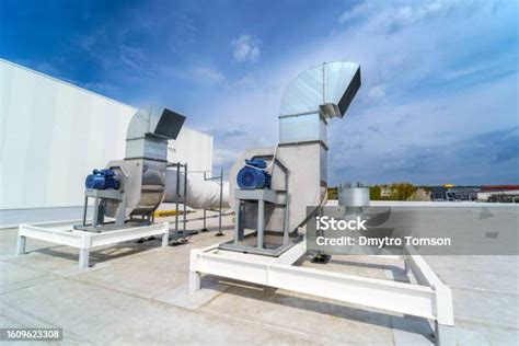 지붕에 산업 건물의 에어컨 및 환기 시스템 급기관에 대한 스톡 사진 및 기타 이미지 급기관 에어컨 대형 Istock