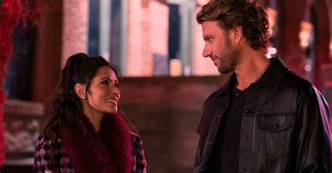 Sex Life Netflix Est Ce Que Ce Personnage Porte Une Prothèse De Pénis Cosmopolitan Fr