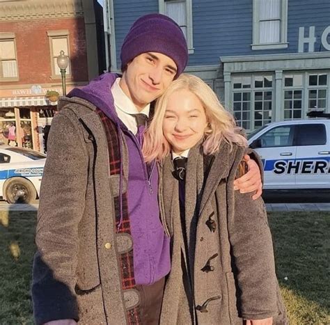 Wednesday Ajax Enid Addams Ailesi Ift Her Ey