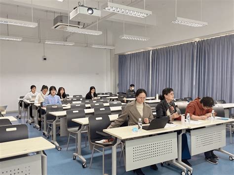活动回顾 以赛促教桃李芬芳哲学系举办微课堂教学比赛 参赛者 讲台 互动性