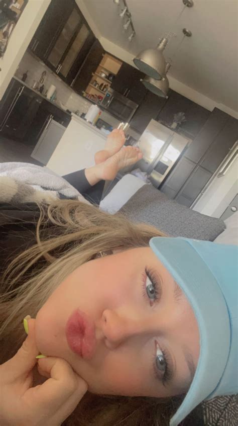 Goddess Gabrielle Foot Adoration Foot Fetish Directory And Foot