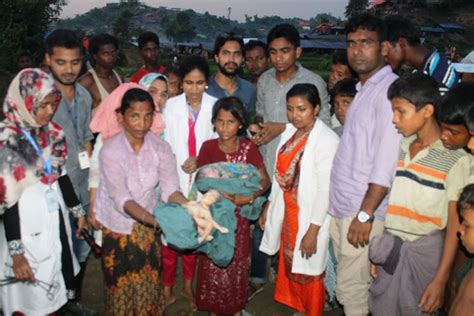 ভিনদেশে রোহিঙ্গা মা জন্ম দিলেন যমজ শিশু