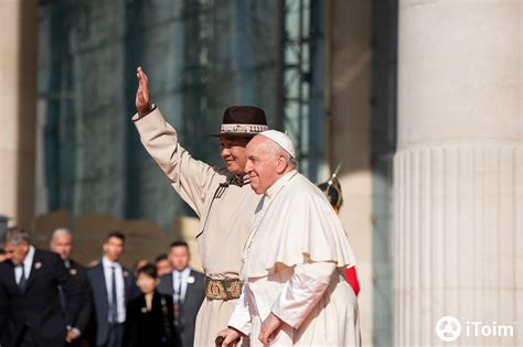 АЙЛЧЛАЛ Пап Францис Гүюг хааны захидлын албан ёсны хуулбарыг Монгол