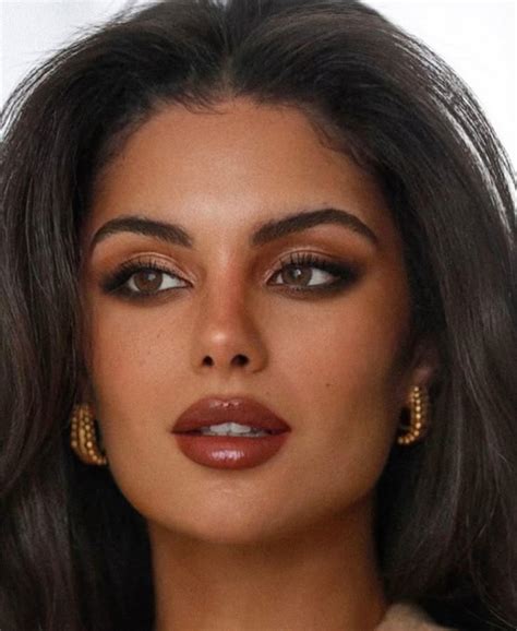 10 Best Brown Makeup Looks 2025 Creating The Perfect Look