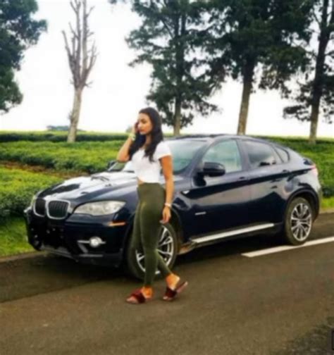 Iya Aliah Cool Ni Igikoko Dore Abakobwa Batunze Imodoka Nziza Cyane