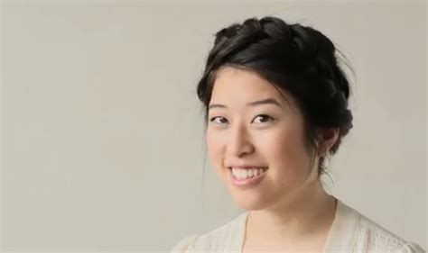 3 Stylish Hairdos For Holiday Parties College Gloss