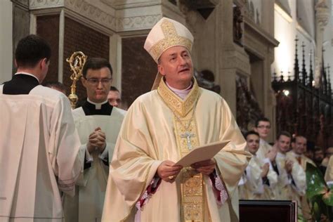 Koronawirus Biskup Tarnowski Andrzej Jeż Udziela Dyspensy Od Obowiązku