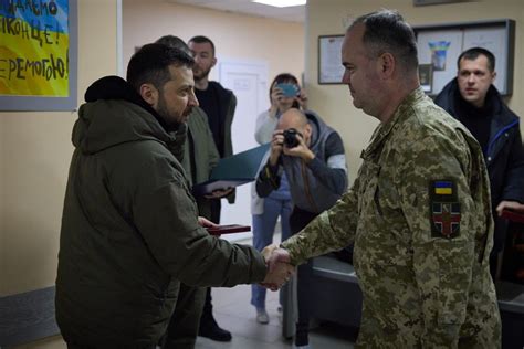 Зеленского сегодня увидели раненые украинские воины на харьковщине фото