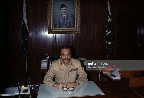 Le Général Muhammad Zia Ul Haq En Juillet 1977 à Islamabad Au Foto
