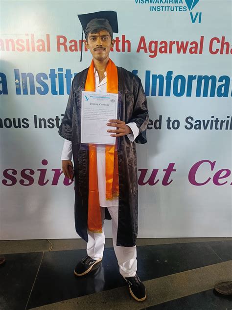 Avishkar Gandhi On Linkedin Graduationday Newbeginnings Successstory Leadership Teamwork