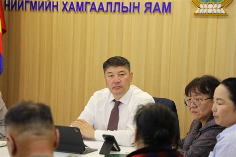 Гэр бүл хөдөлмөр нийгмийн хамгааллын сайд Т Аубакир хөгжлийн бэрхшээлтэй иргэдийн төлөөлөлтэй