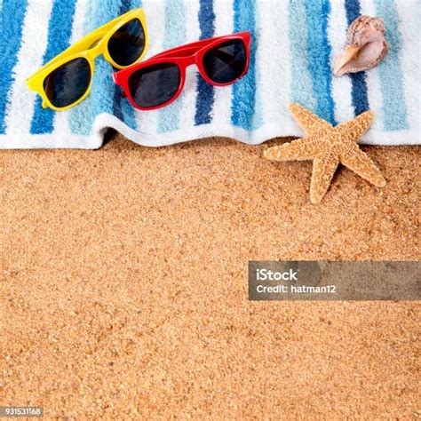 해변 배경 테두리 선글라스 수건 불가사리 조개 평방 형식 0명에 대한 스톡 사진 및 기타 이미지 0명 모래 미국 Istock