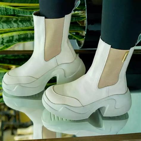 بوت والنتینو فروشگاه کیف و کفش رنزو