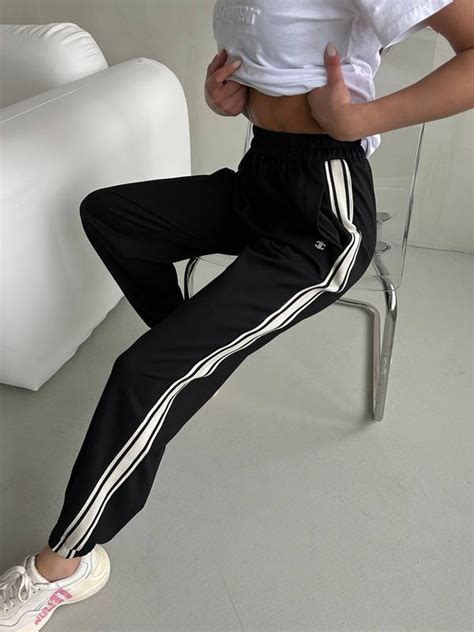 Штани джогери в стилі Celine чорні спорттивні — ціна 3990 грн у каталозі Спортивні штани Купити