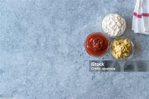 설정의 3 개의 고전적인 소스 케첩 마요네즈와 겨자 작은 유리 그릇 0명에 대한 스톡 사진 및 기타 이미지 0명 갈색 겨자 Istock