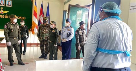 ឯកឧត្តម នាយឧត្តមសេនីយ៍ វង្ស ពិសេន អញ្ជើញបន្តចុះពិនិត្យសកម្មភាពចាក់វ៉ាក់សាំងម្ជុលទី៣ ដូសជំរុញ