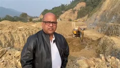 mp dr rajdeep roy visits a few spots of concern at the on going mahasadak way2barak