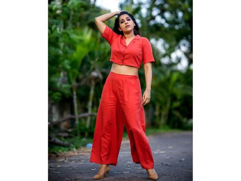 Rashmi Gautams New Pics Page 2 Telugu Cinema