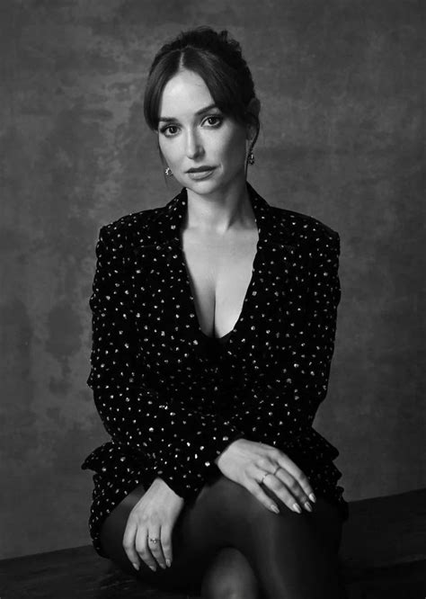 Milana Vayntrub Images