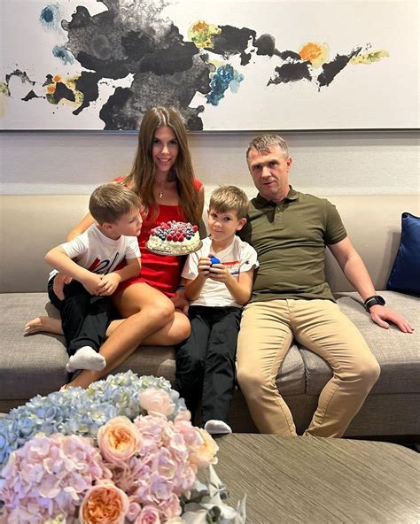 Рідкісний кадр Сергій Ребров показав дружину і дітей Читайте на Ukr Net