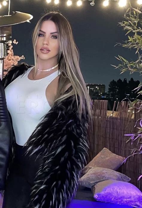 Angie Model 3059031775 Located In Florida Naples