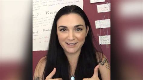 Учительница призналась в сексе с 15 летней школьницей и избежала тюрьмы