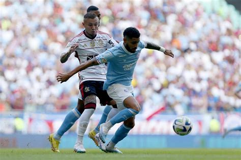 Em Jogo Com Duas Expulsões Bahia é Derrotado Pelo Flamengo Na Arena