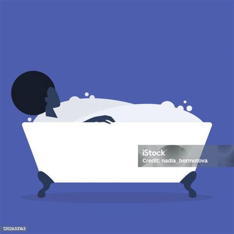 비누 거품 휴식 및 바디 트리트먼트로 가득 찬 욕조에서 젊은 흑인 여성 캐릭터 세척 가구에 대한 스톡 벡터 아트 및 기타 이미지