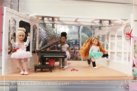 Lori Dolls At The Toy Fair 2016 Swish And Swirl®