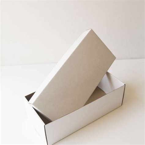 Купить Коробка с отдельной крышкой 25x14x10 см белая от производителя ...