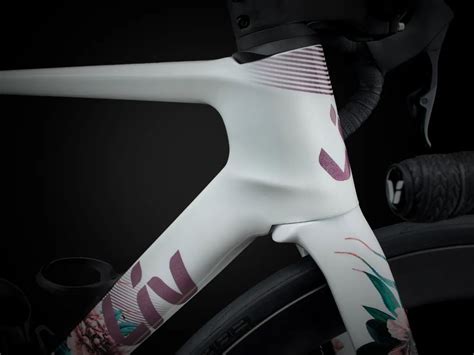 Watch Party全面开启 Liv女子环法限量enviliv正式上架 产品 骑行家